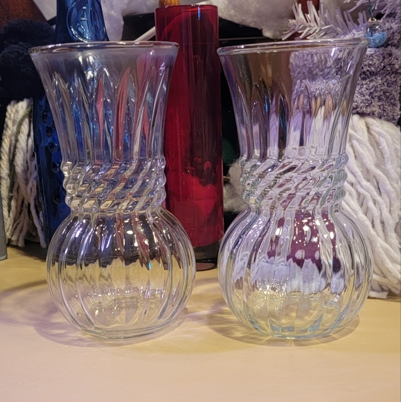 Anchor Hocking | Accents | Set Of Clear Vintage Glass Swirly Vases ...
